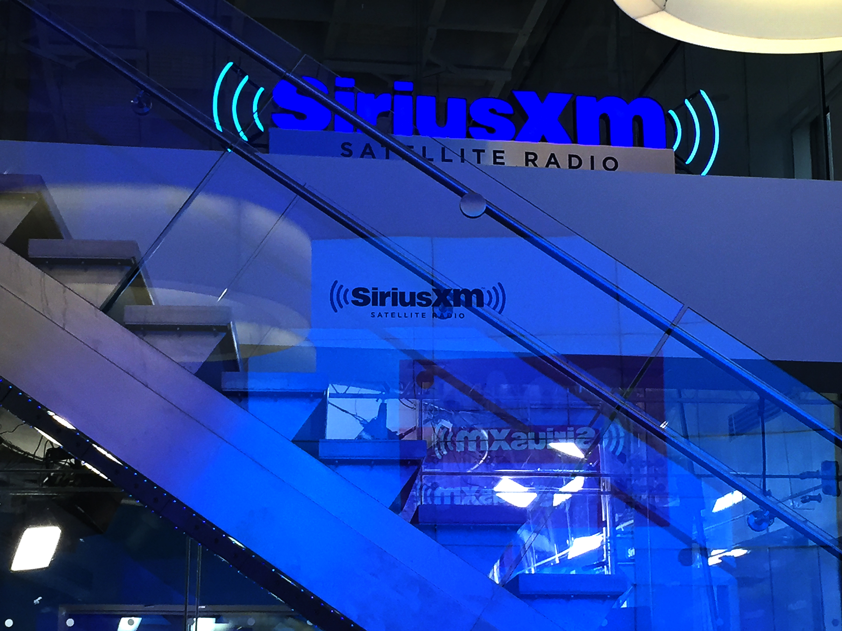 Siriusly, Live – Tip and JAM in Wonderland